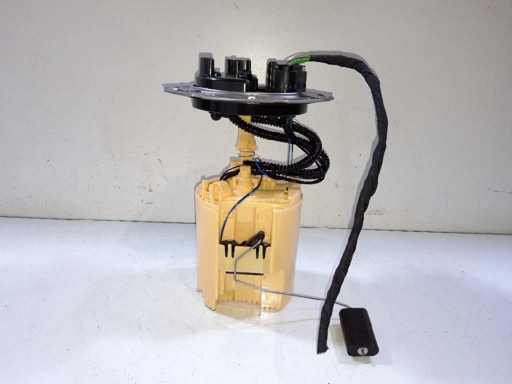 Fuel pump MERCEDES-BENZ V-CLASS (W447) V 200 CDI / d (447.811, 447.813 ...