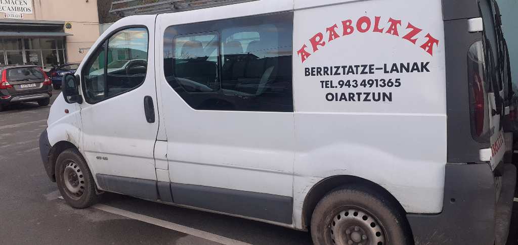 Feu arrière gauche RENAULT TRAFIC II Van (FL) 5124396 | B-Parts