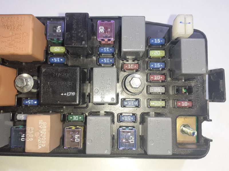 Fuse box OPEL ANTARA A (L07) 2.0 CDTI 6551764 | B-Parts