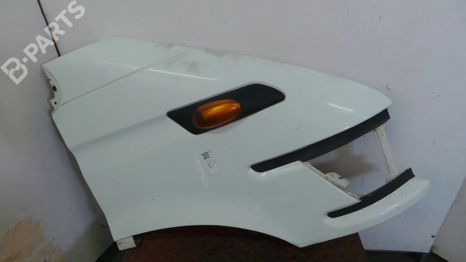 Right front fenders IVECO DAILY II Van 2.8 D 2818767 | B-Parts