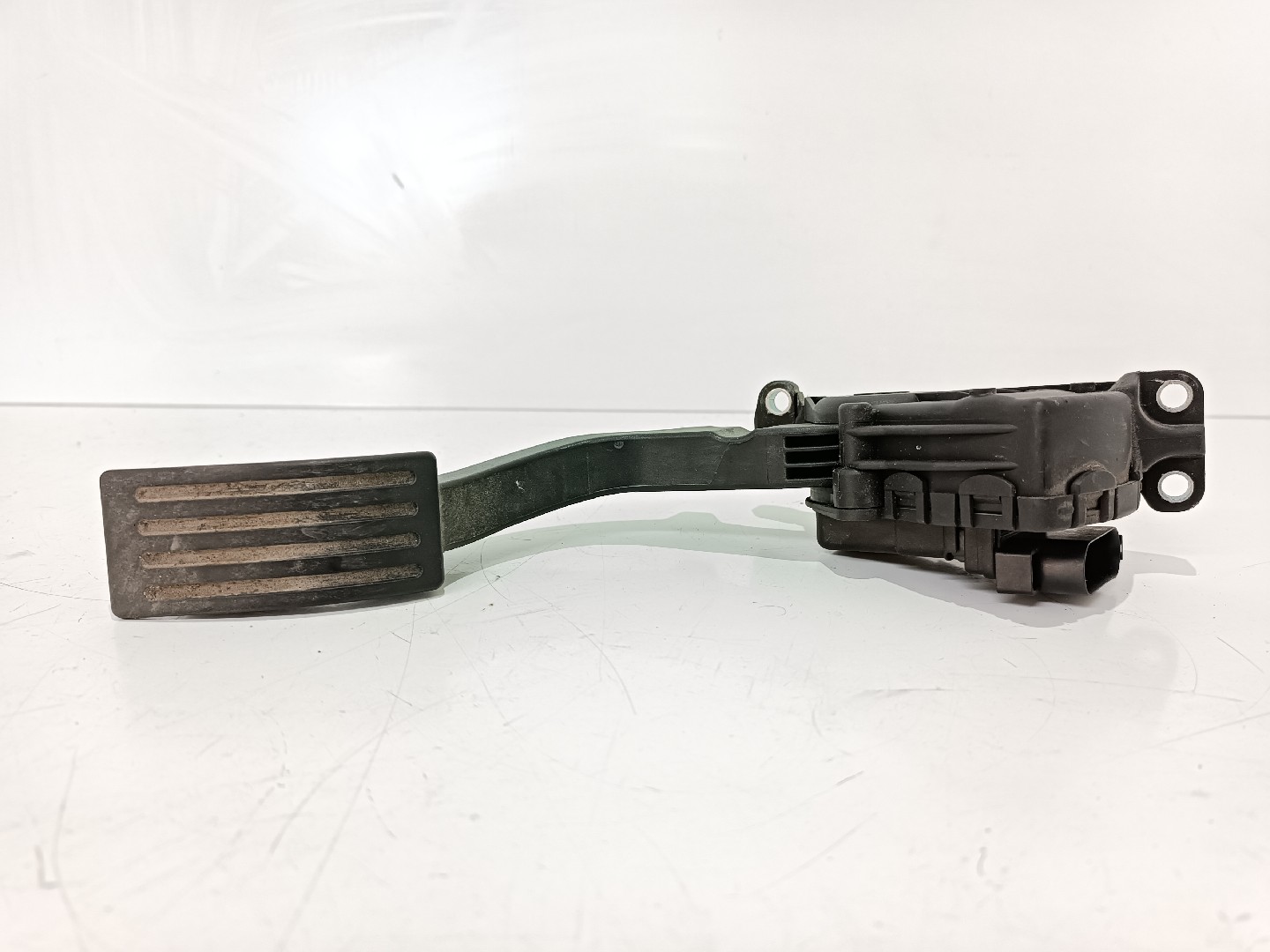 Pedal FORD FOCUS II (DA_, HCP, DP) 1.6 TDCi 13244405 | B-Parts