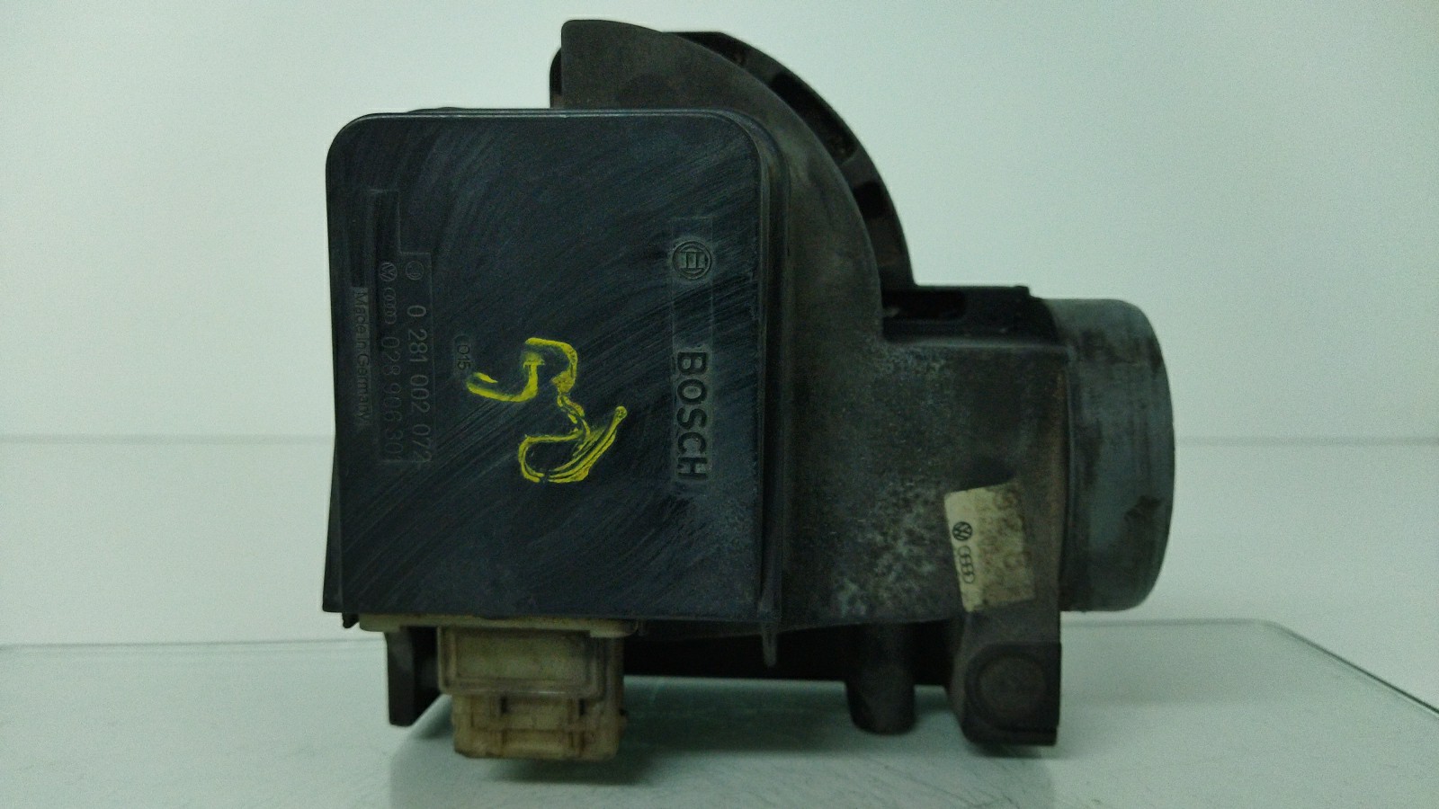 Mass air flow sensor AUDI 80 B4 Saloon (8C2) 1.9 TDI 8177843 | B-Parts