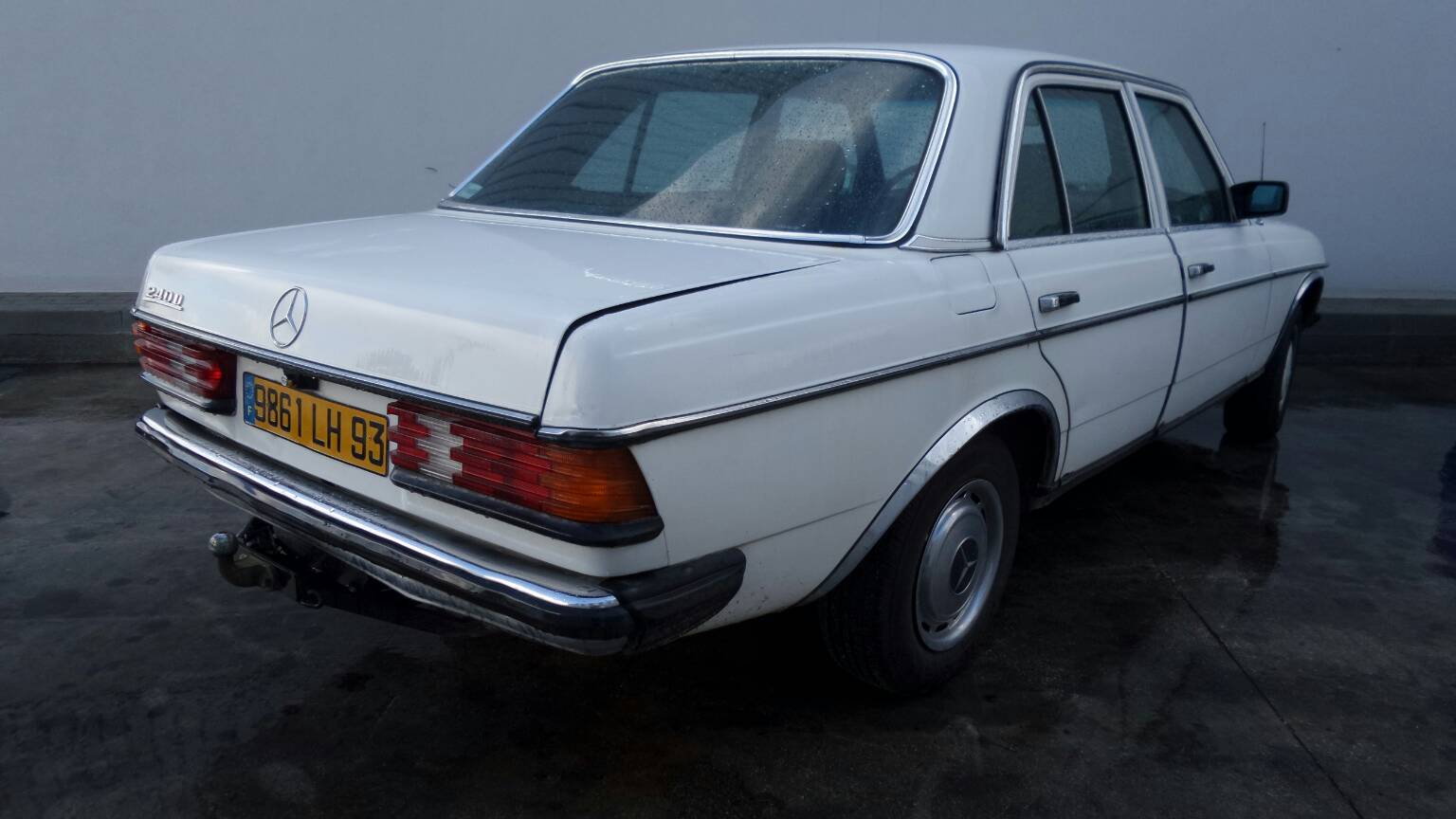 Front grille MERCEDES-BENZ#N# 123 Saloon (W123) 240 D (123.123) | B-Parts