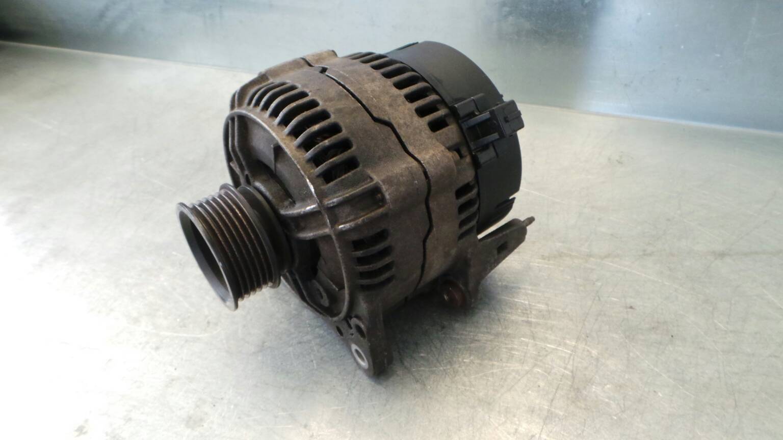 Alternator VOLVO 850 Estate (855) 2.5 TDI 68057 | B-Parts