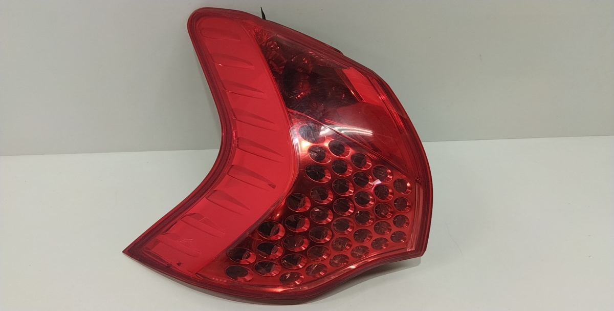 Left taillight PEUGEOT 3008 MPV (0U_) 1.6 HDi 9683460880 | B-Parts