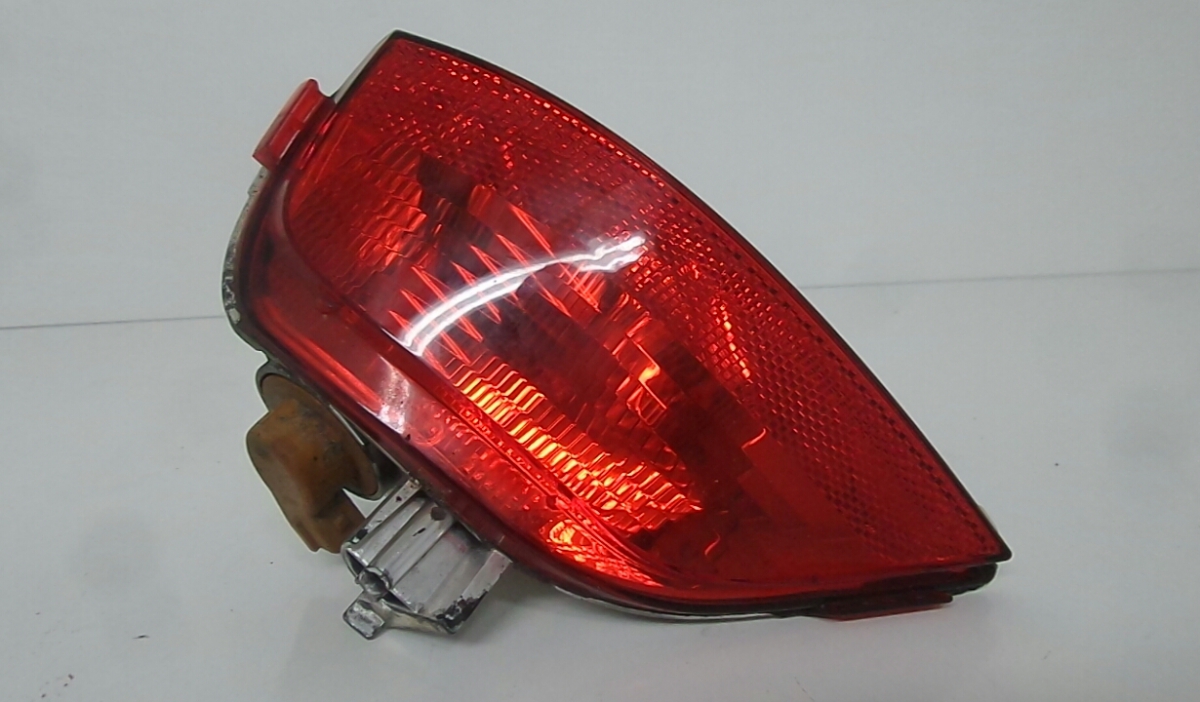 Rear fog light RENAULT MEGANE IV Hatchback (B9A/M/N_) 1.5 Blue dCi 115 ...