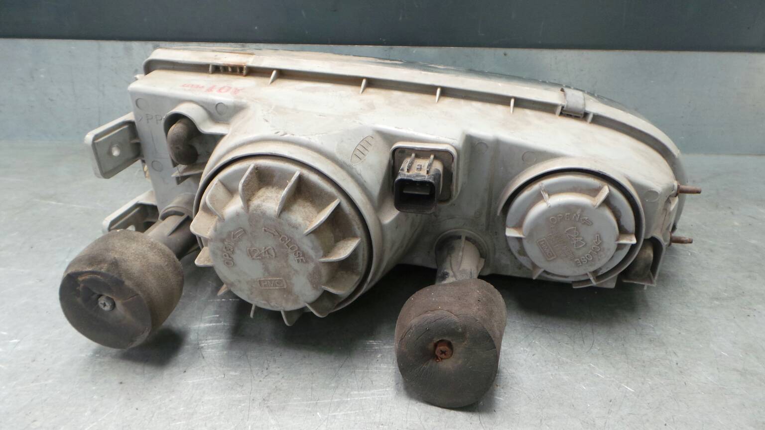 Left headlight HYUNDAI H100 Van | B-Parts