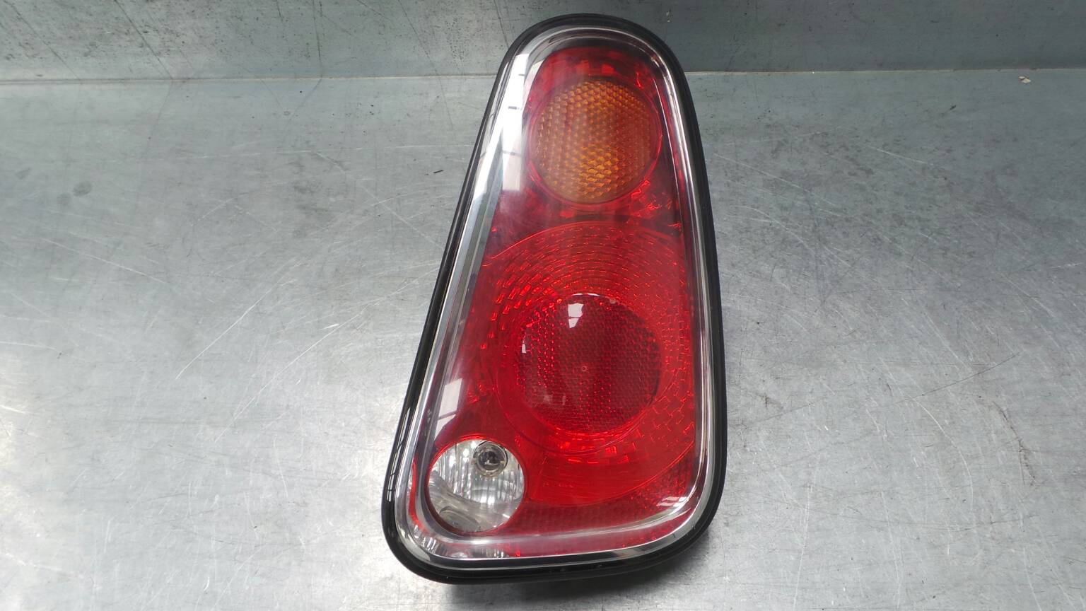 Feu arrière droit MINI MINI (R50, R53) One 215496 | B-Parts