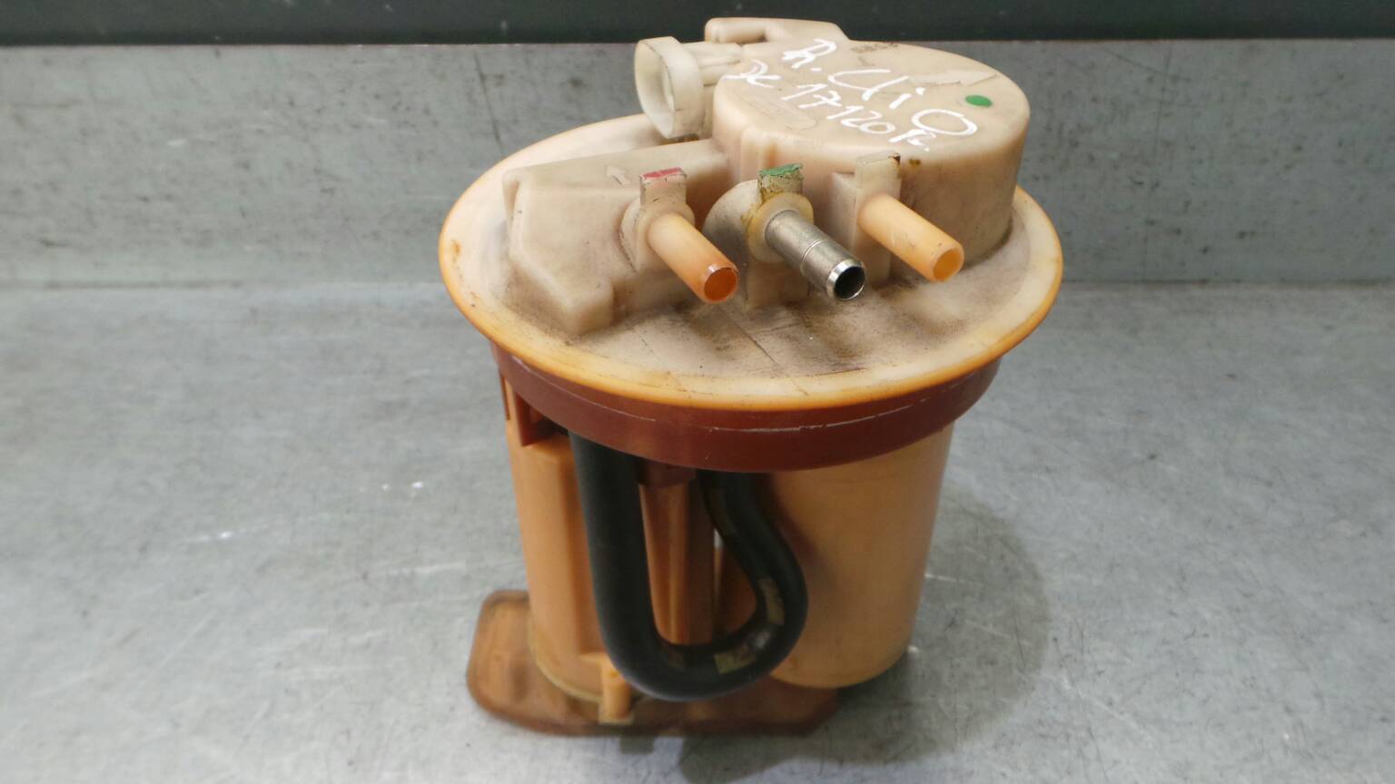 Fuel pump RENAULT CLIO I (B/C57_, 5/357_) 1.2 (B/C/S57A, B/C57S, 5/357F ...