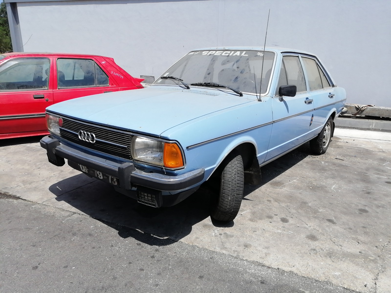 Front grille AUDI 80 B1 Saloon (80, 82) 1.3 8409856 | B-Parts