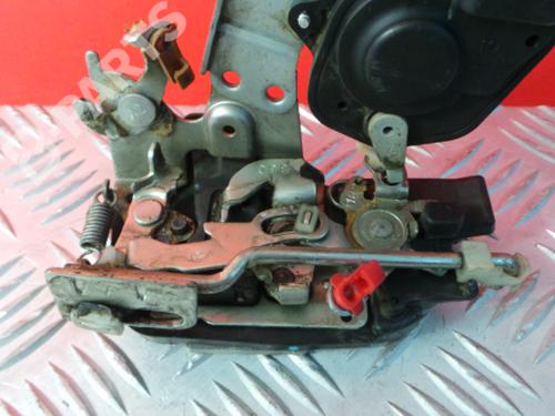 Front right lock TOYOTA DYNA Platform/Chassis (KD_, LY_, _Y2_, _U3 ...