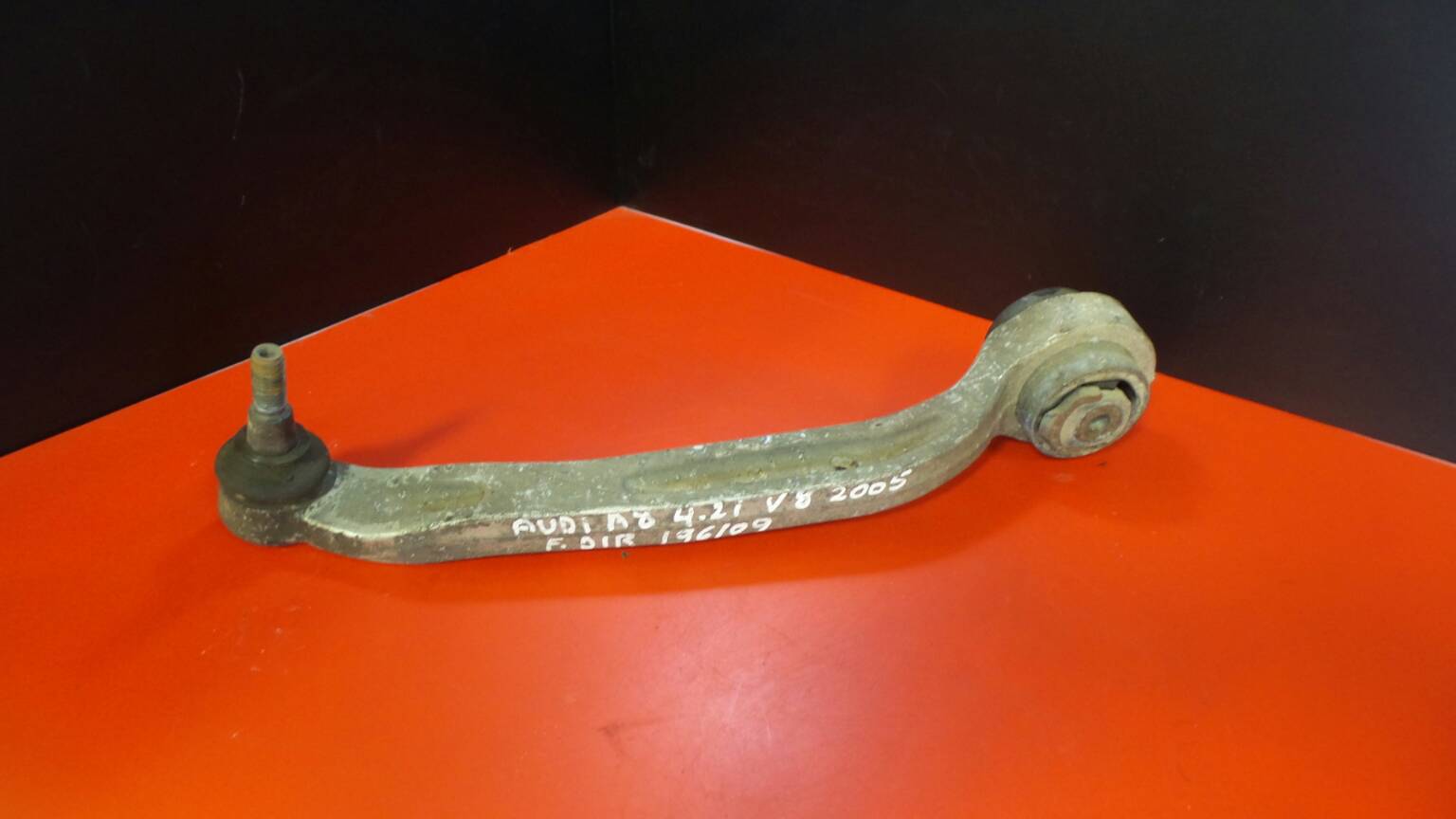Bras de suspension avant droit AUDI A8 D3 (4E2, 4E8) 3476607 | B-Parts