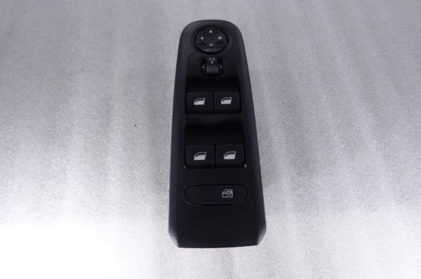 Left front window switch PEUGEOT RIFTER 1.5 BlueHDi 130 8126856 | B-Parts