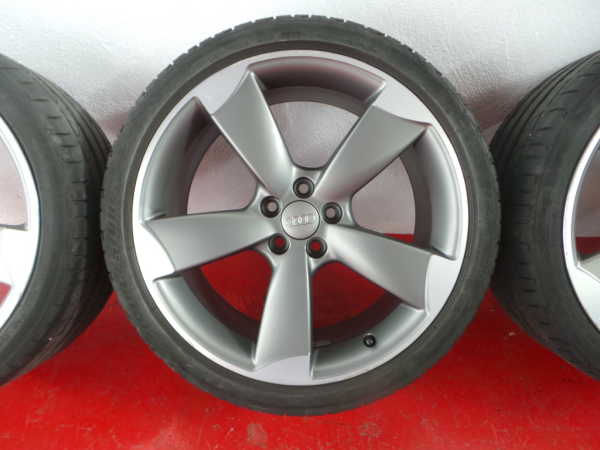 Rim AUDI A1 (8X1, 8XK) 1.6 TDI 7.5Jx18H2 ET39.5 / 8X0601025M ...
