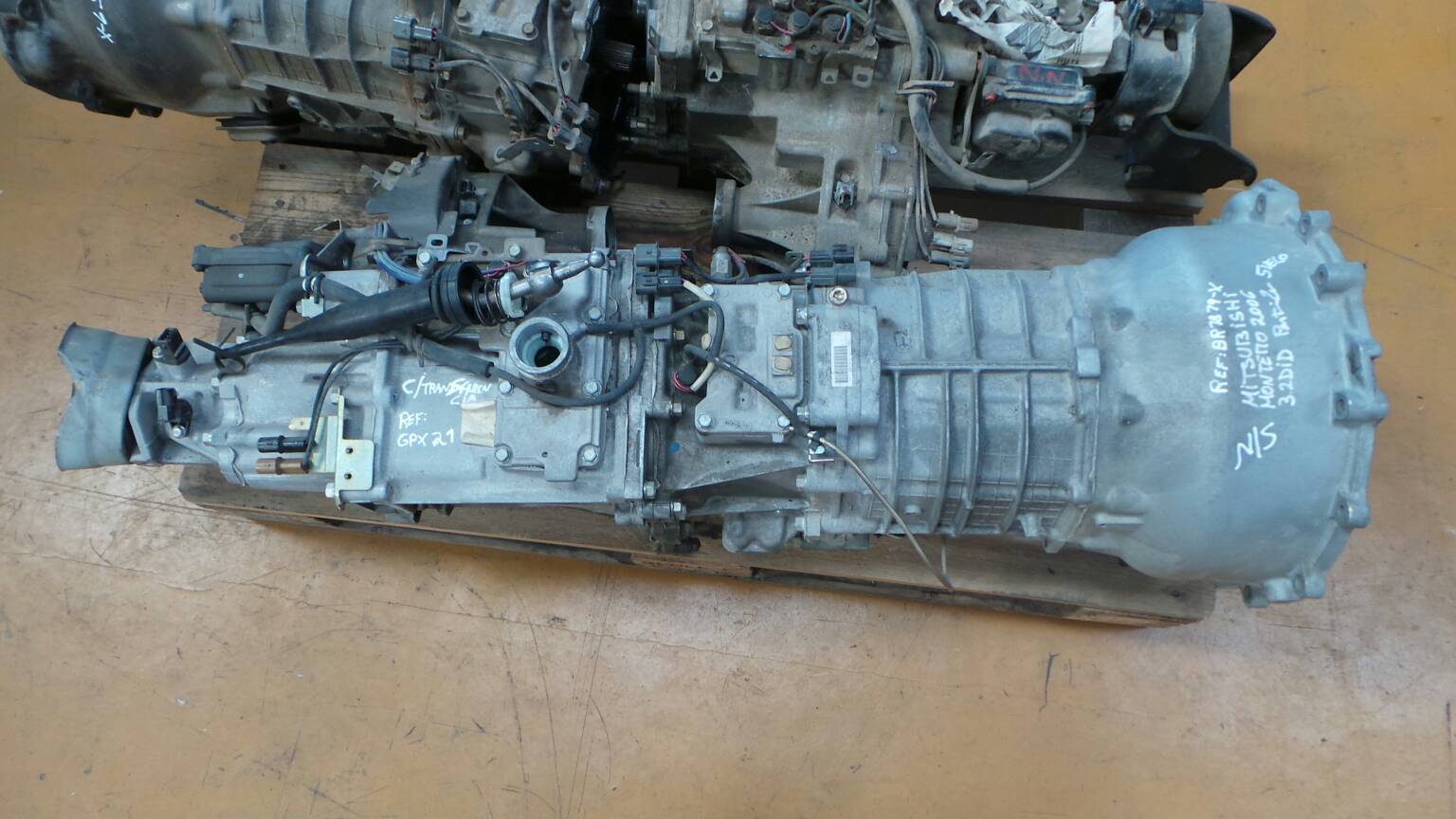 Manual gearbox MITSUBISHI PAJERO III (V7_W, V6_W) 3967051 | B-Parts