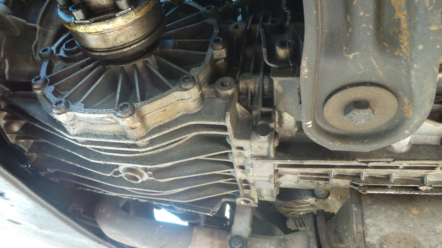 Manual gearbox AUDI 80 B3 Saloon (893, 894, 8A2) 1.8 S 3963994 | B-Parts