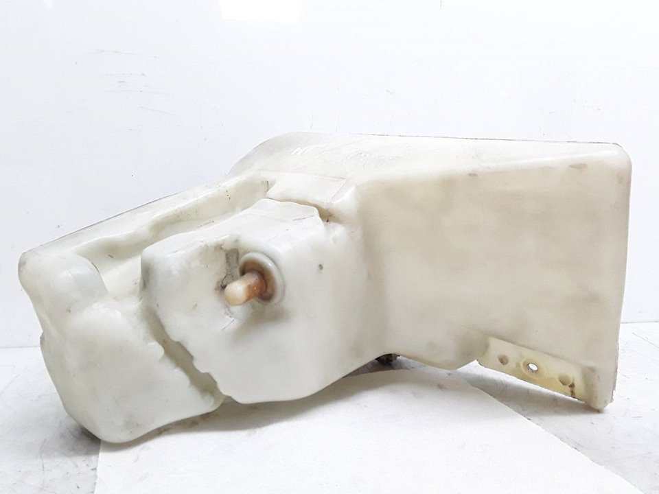 Windscreen washer tank MERCEDES-BENZ C-CLASS (W202) C 250 Turbo-D (202. ...