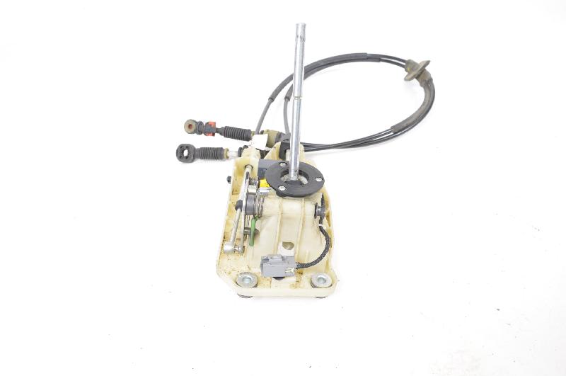 Gear lever VOLVO V70 II (285) 2.4 D 7489294 | B-Parts