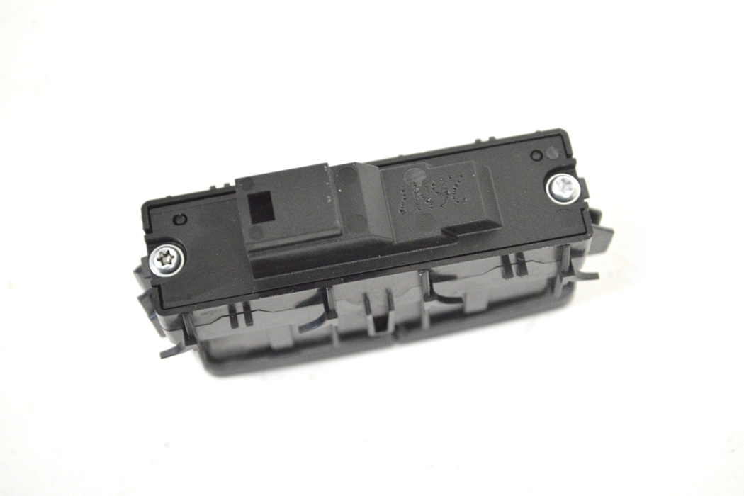 Switch MERCEDES-BENZ GLS (X166) AMG 63 4-matic (166.875) 7749679 | B-Parts