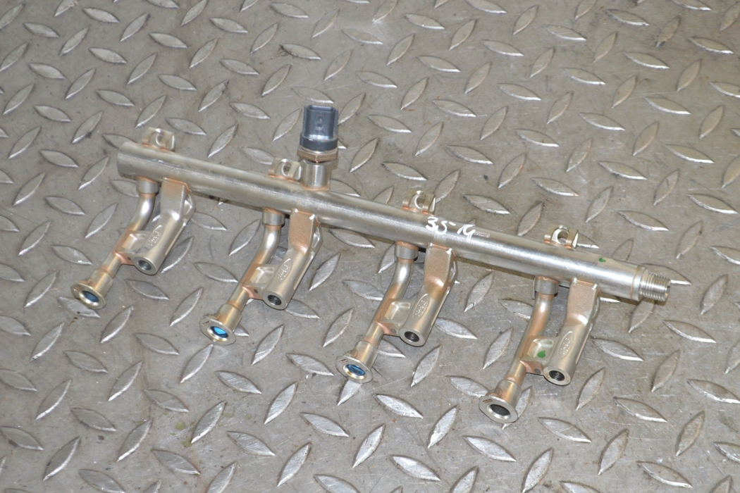 Injection rail FORD KUGA II (DM2) 1.5 EcoBoost 8001611 | B-Parts