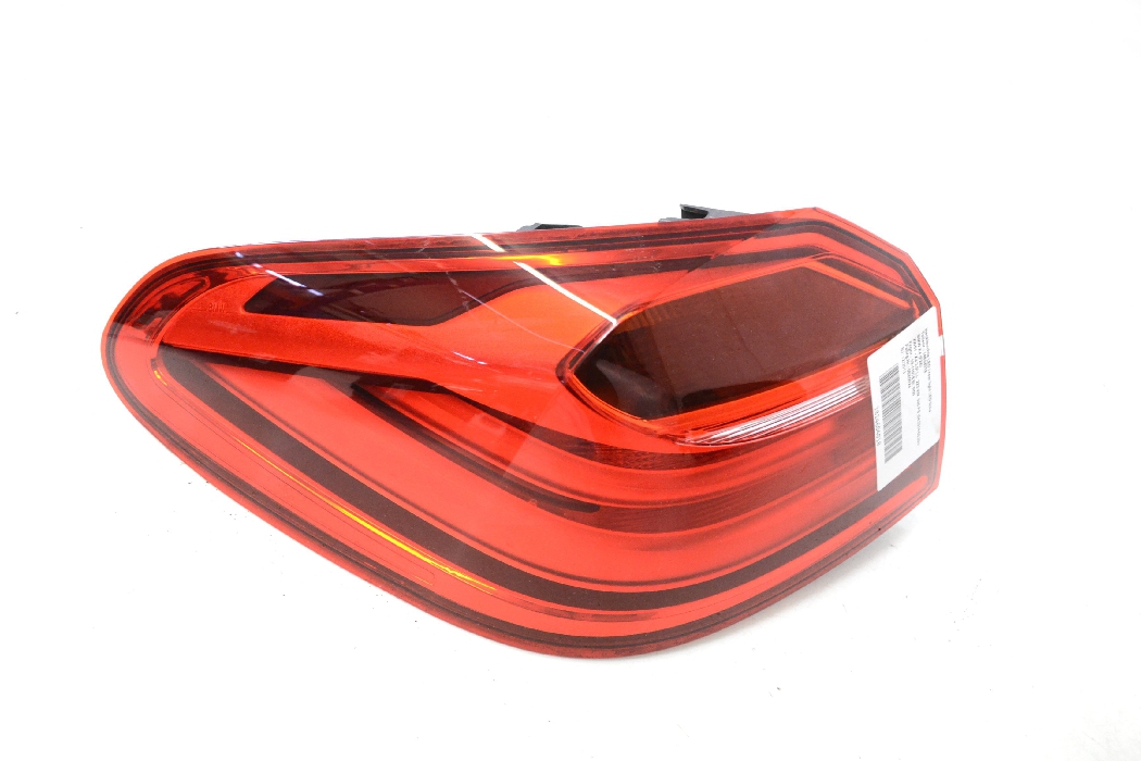 Left taillight BMW X4 (F26) xDrive 35 i 7748558 | B-Parts