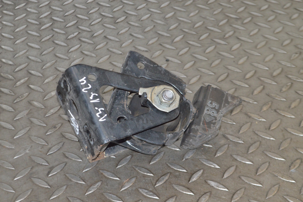 Engine mount TOYOTA PRIUS (_W3_) 1.8 Hybrid (ZVW3_) 8348746 | B-Parts