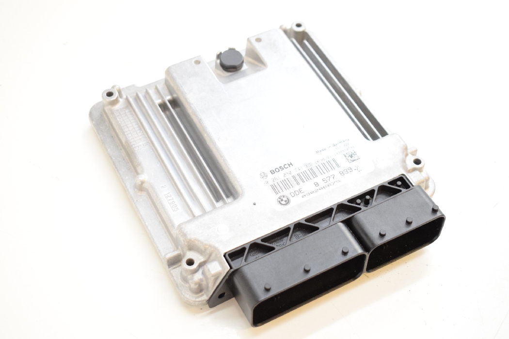 Engine control unit (ECU) BMW X3 (F25) xDrive 30 d 7747204 | B-Parts