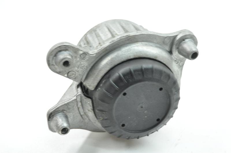 Engine mount MERCEDES-BENZ C-CLASS (W205) C 250 BlueTEC / d (205.008 ...