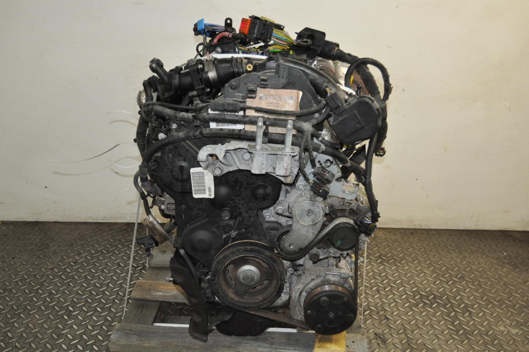 Engine VOLVO V40 Hatchback (525, 526) D2 7501905 | B-Parts