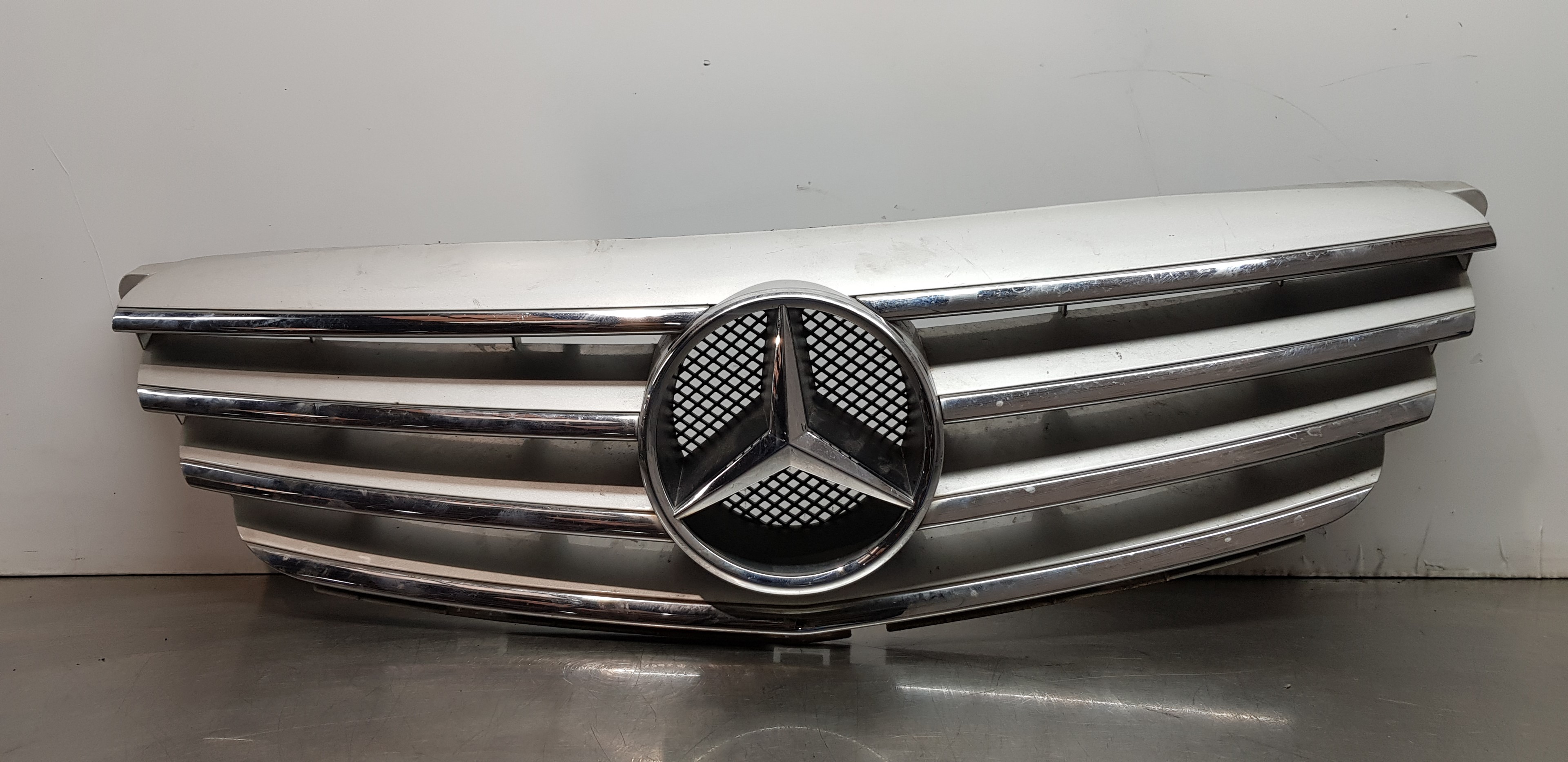 Grelha MERCEDES-BENZ B-CLASS Sports Tourer (W245) B 150 (245.231) 12120624 | B-Parts