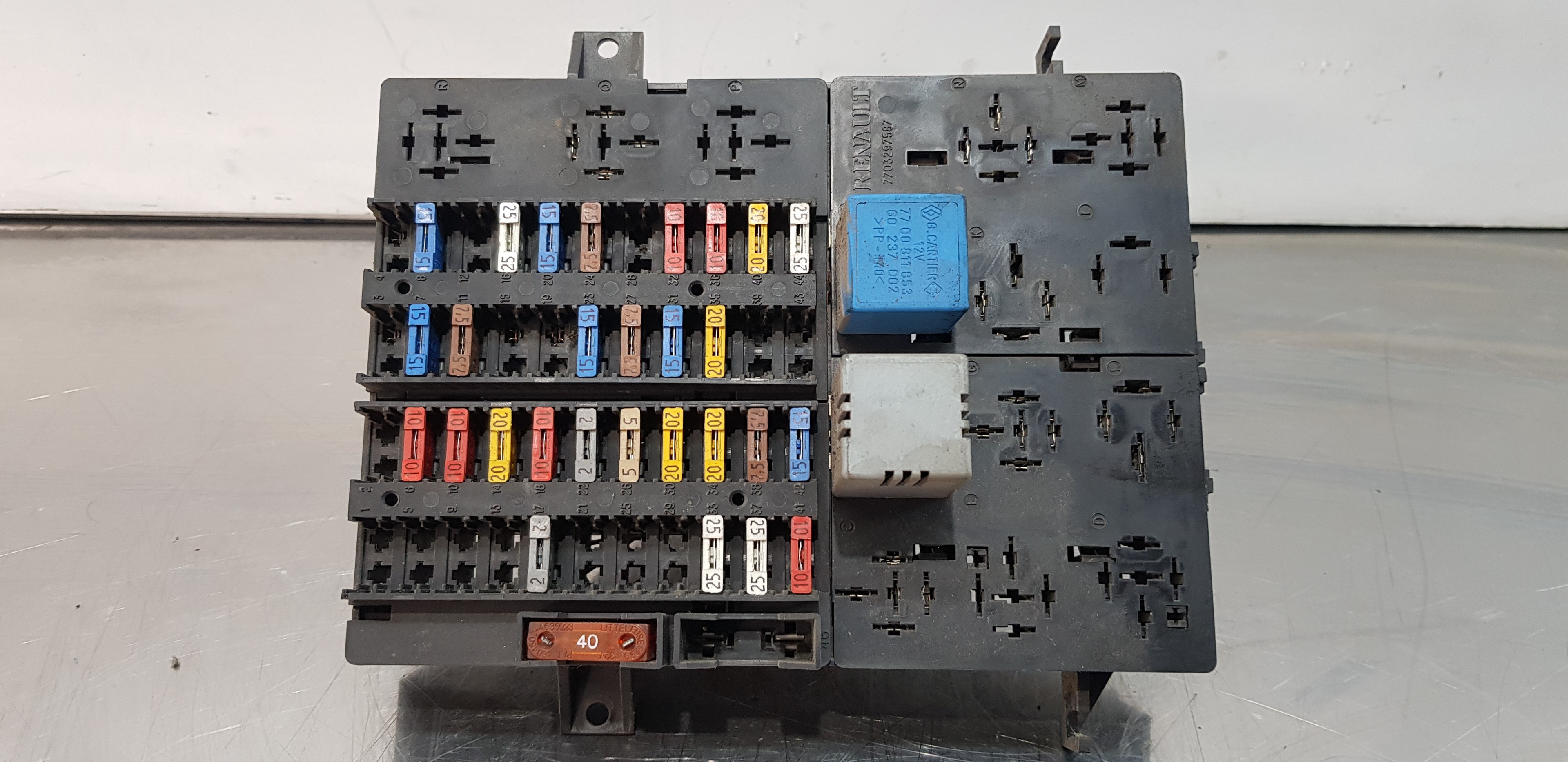 Fuse box RENAULT MASTER II Platform/Chassis (ED/HD/UD) 2.5 D 11960786 ...