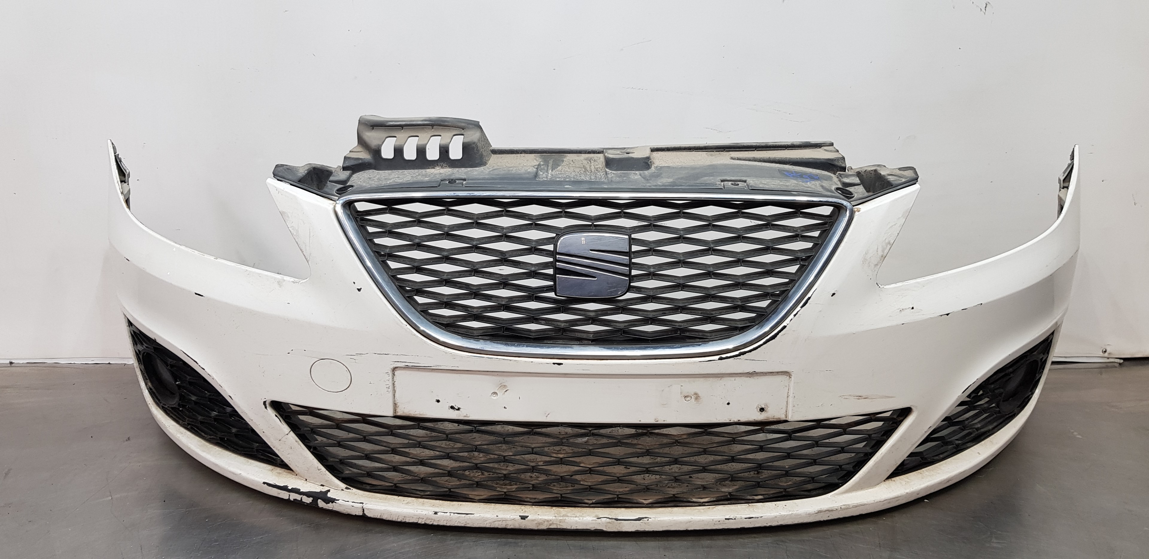 Pare-chocs avant SEAT EXEO (3R2) 2.0 TDI 15080938 | B-Parts