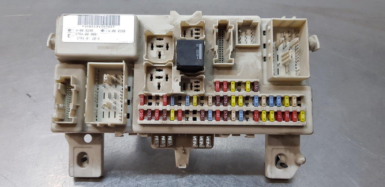 Fuse box FORD FOCUS II (DA_, HCP, DP) 1.6 TDCi 10387909 | B-Parts