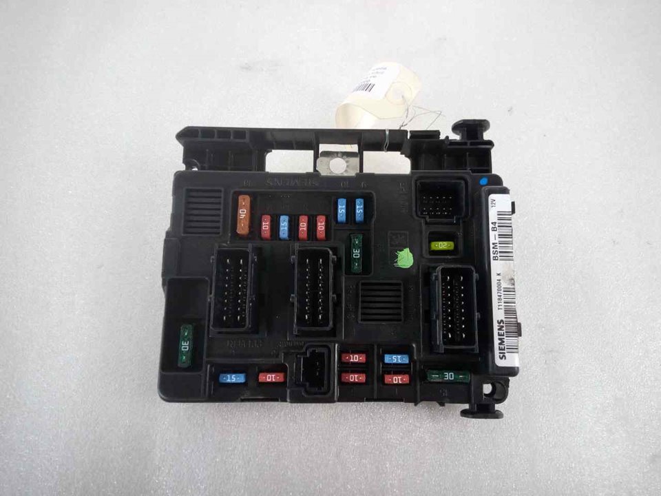 Fuse box CITROËN C2 (JM_) 1.4 HDi 10519453 | B-Parts