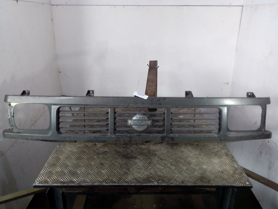 Grilles de calandre NISSAN PATROL III/2 Hardtop (K260) 10103807 | B-Parts