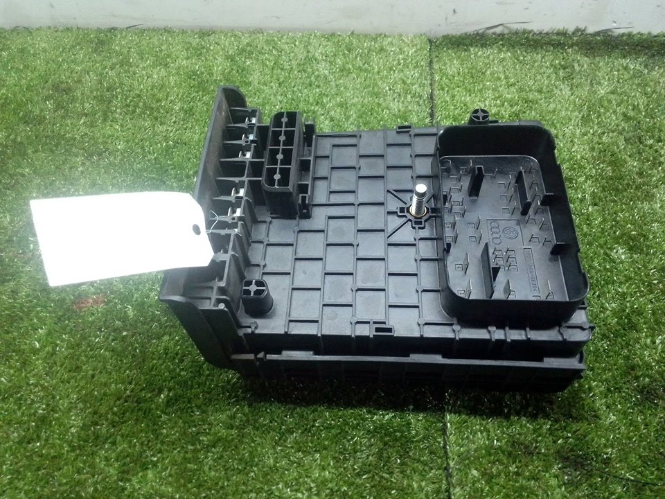 Fuse box VW SHARAN (7N1, 7N2) 2.0 TDI 8524945 | B-Parts