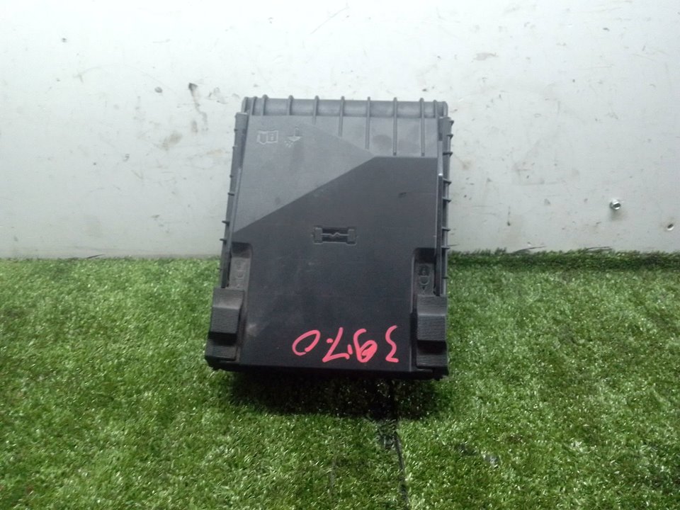 Fuse box VW SHARAN (7N1, 7N2) 2.0 TDI 8524945 | B-Parts