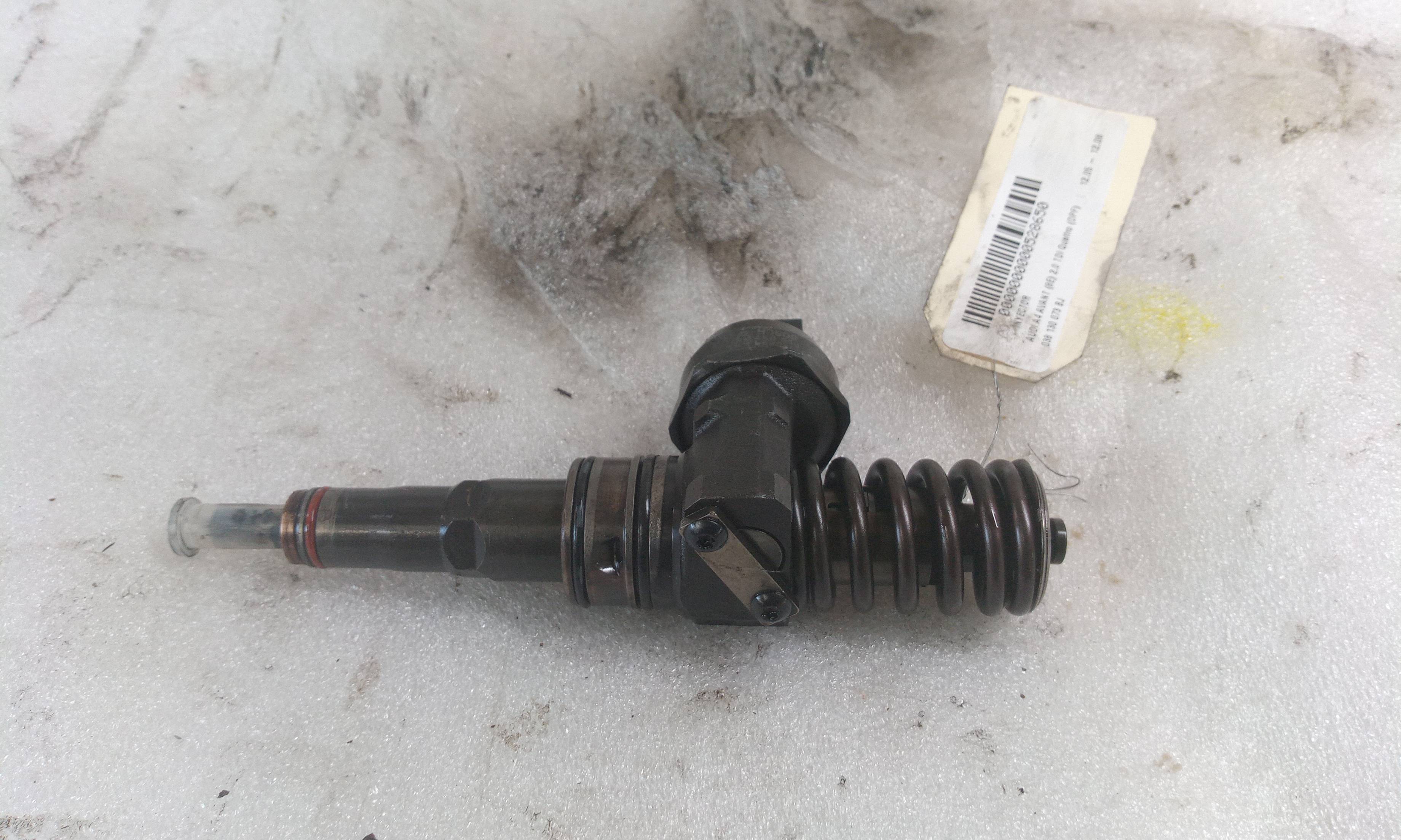Injector AUDI A4 B7 Avant (8ED) 2.0 TDI quattro 24437550 | B-Parts