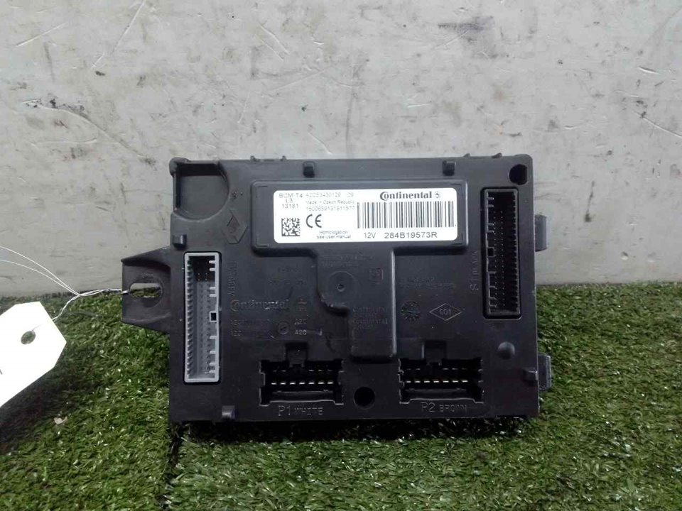 Boîte à Fusibles RENAULT CLIO IV (BH_) 1.5 dCi 75 8897969 | B-Parts