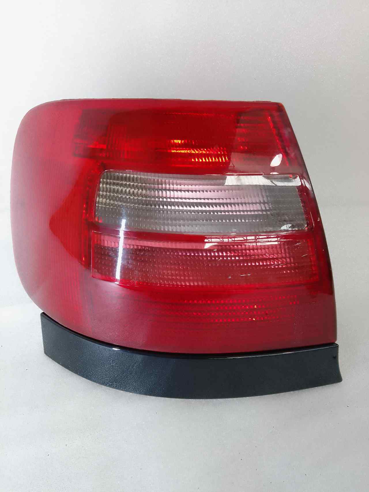 Piloto trasero izquierdo AUDI A4 B5 (8D2) 1.9 TDI 15088157 | B-Parts