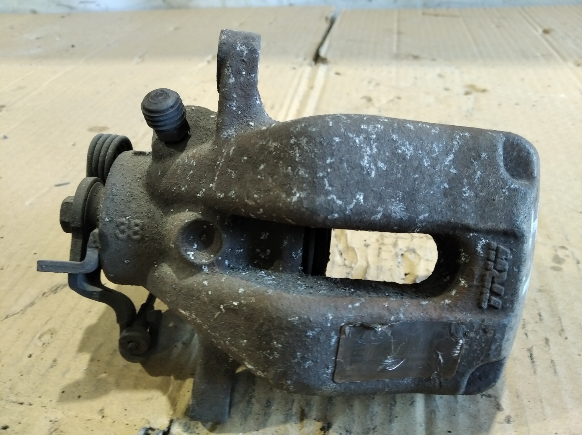 Left rear brake caliper PEUGEOT 607 (9D, 9U) 2.7 HDi 24V 26265250 | B-Parts