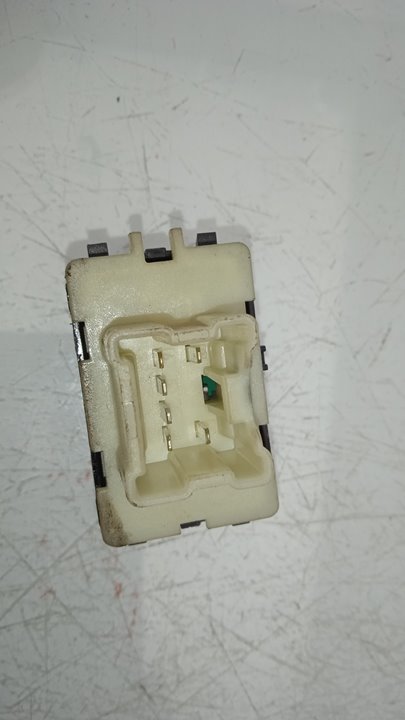 Left rear window switch DACIA SANDERO II TCe 90 (B8M1, B8MA) 9392522 ...
