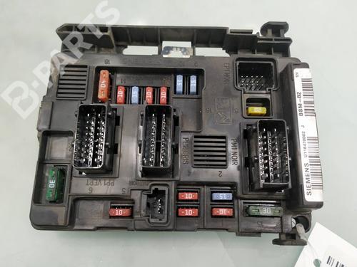 Boîte à Fusibles PEUGEOT PARTNER MPV (5_, G_) 1.6 HDi 75 6988173 | B-Parts