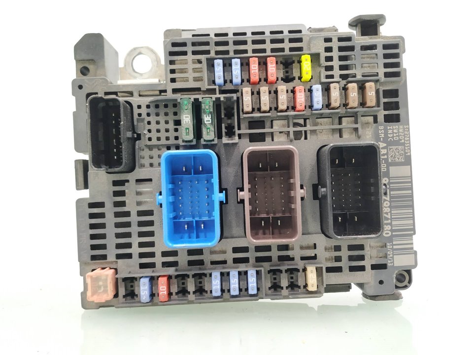 Fuse box CITROËN C4 II (NC_) 1.6 HDi 90 8340021 | B-Parts