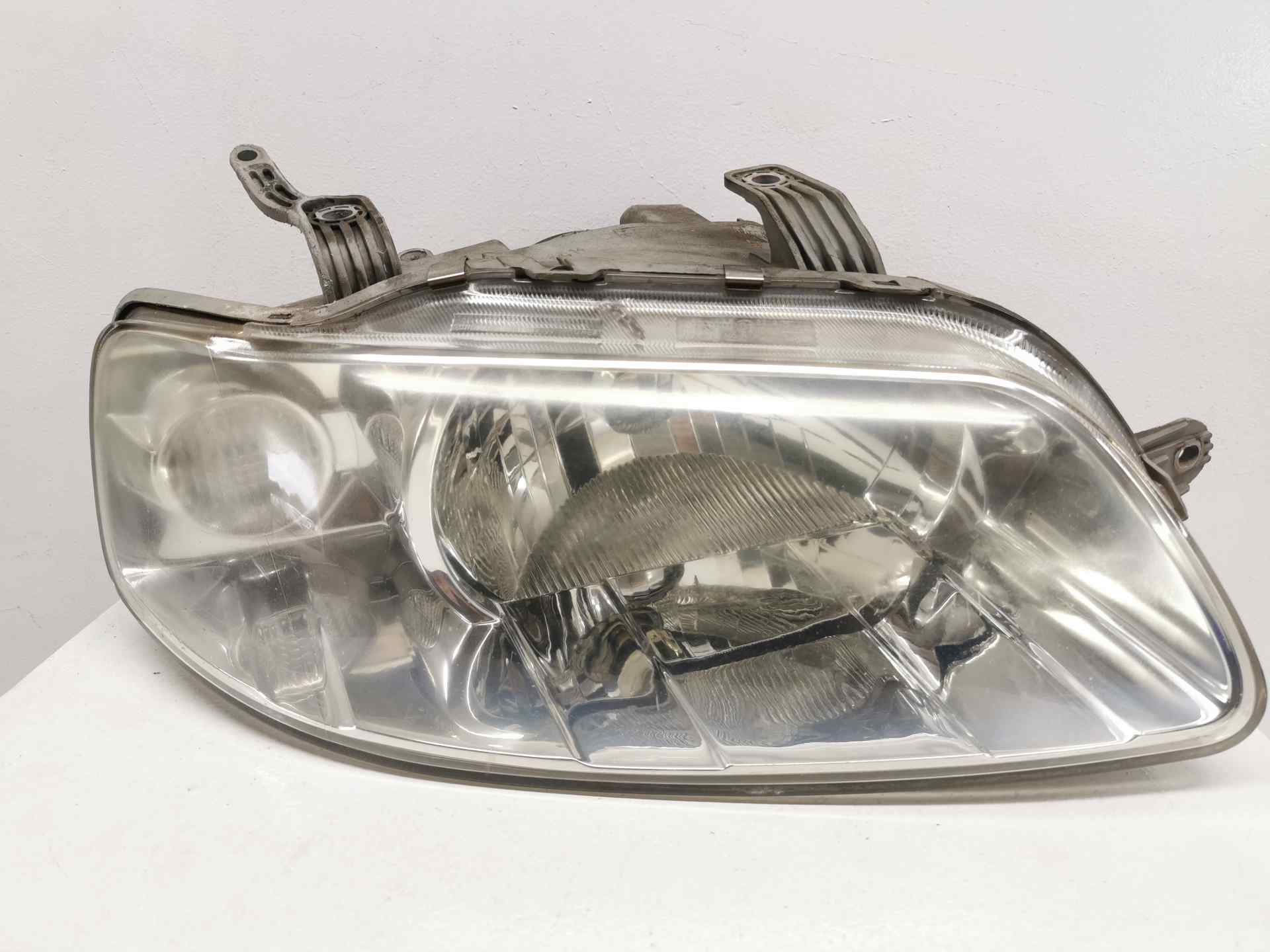 Phare droit CHEVROLET AVEO / KALOS Hatchback (T200) 1.4 8483460 | B-Parts