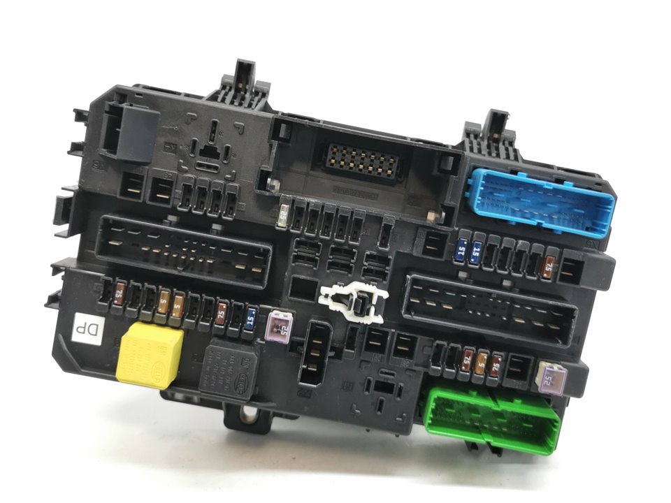 Fuse box OPEL ASTRA H (A04) 1.7 CDTI (L48) 10938424 | B-Parts