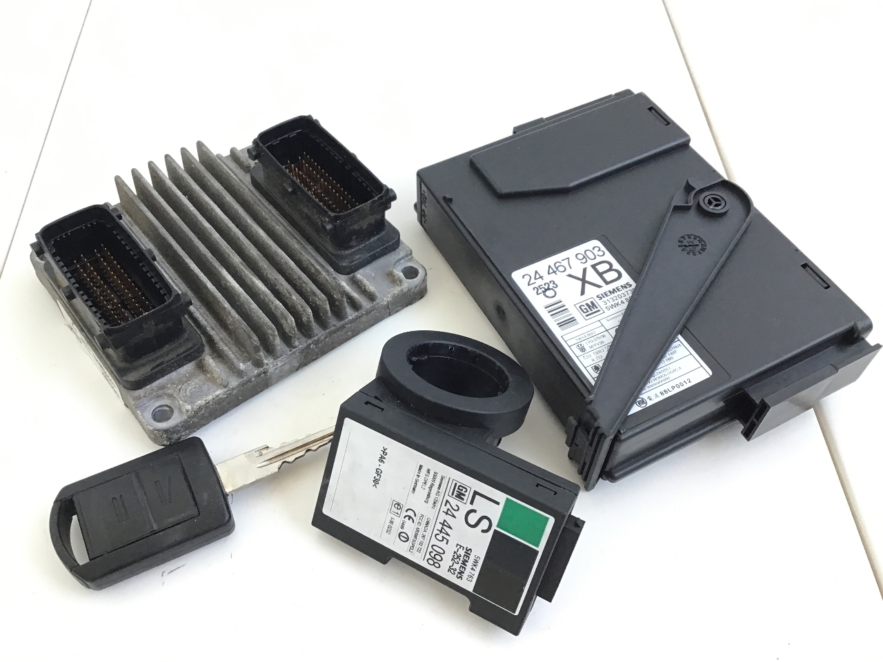 Engine control unit (ECU) OPEL CORSA C (X01) 1.4 (F08, F68) 8157747 | B ...