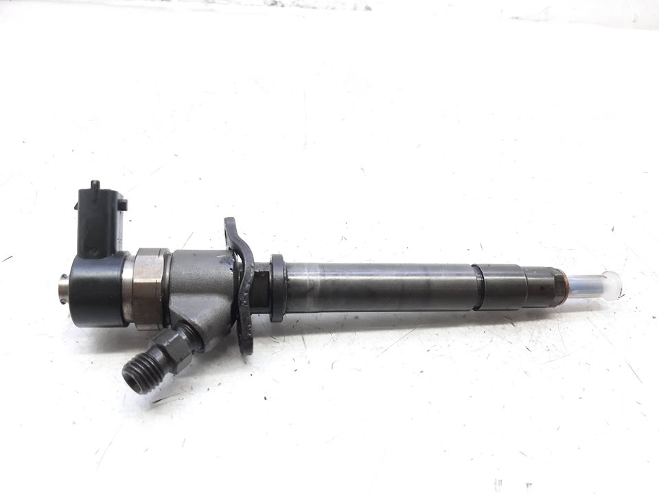 Injector VOLVO S60 I (384) 2.4 D5 10046308 | B-Parts
