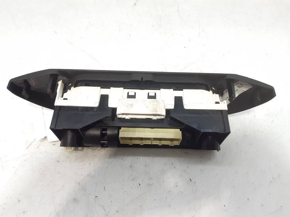 Climate control VW POLO (9N_) 1.2 12V 8197773 | B-Parts