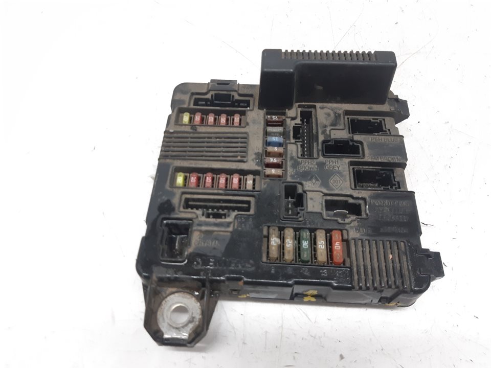 Boîte à Fusibles RENAULT MEGANE II (BM0/1_, CM0/1_) 1.5 dCi (BM0F, BM0T ...